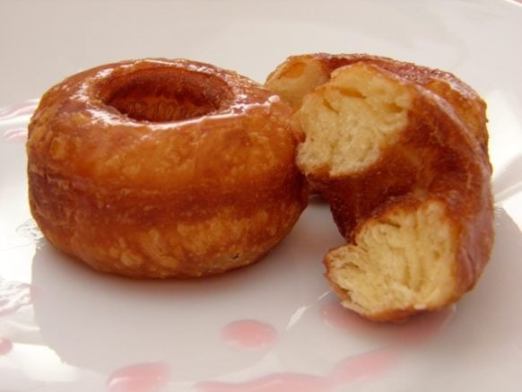 Cronut - neobična kombinacija kroasana i krafne • ReciPeci