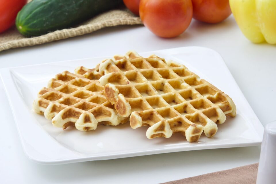 Slani vafli sa šunkom i sirom • ReciPeci