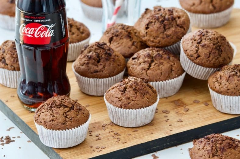 Jednostavni kolač s jagodama i limunom • Reci Peci