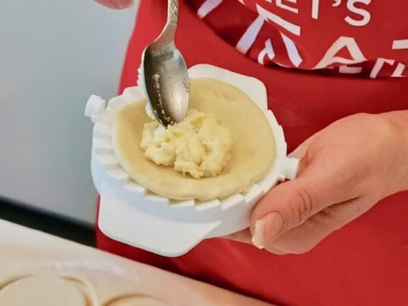 Piroge - jastučići punjeni krumpirom i sirom • Reci Peci