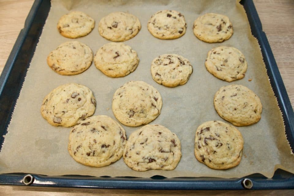 Chocolate chip cookies - keksi sa komadićima čokolade • Reci Peci