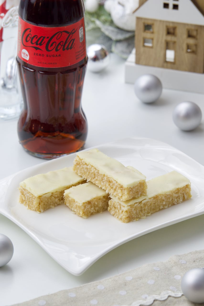 Bijela bajadera s kokosom i keksima • Reci Peci