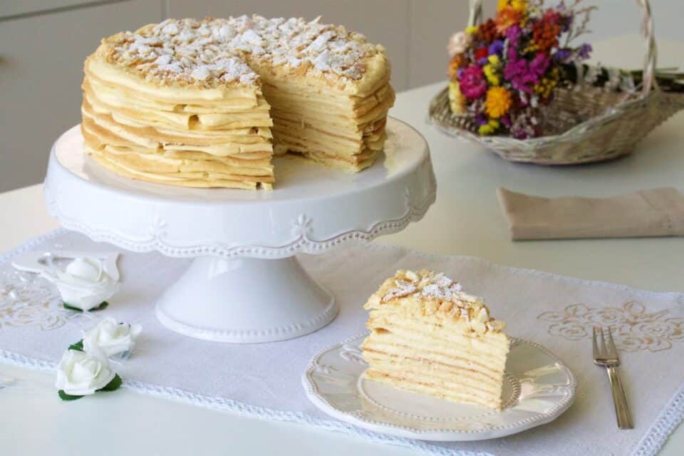 Napoleon torta - višeslojna kremasta delicija • Reci Peci